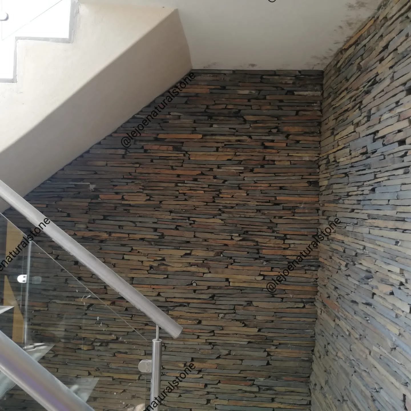 Multicolour strip walling – Lejoe