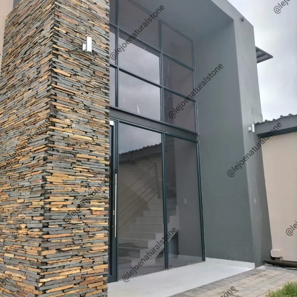 Multicolour strip walling – Lejoe
